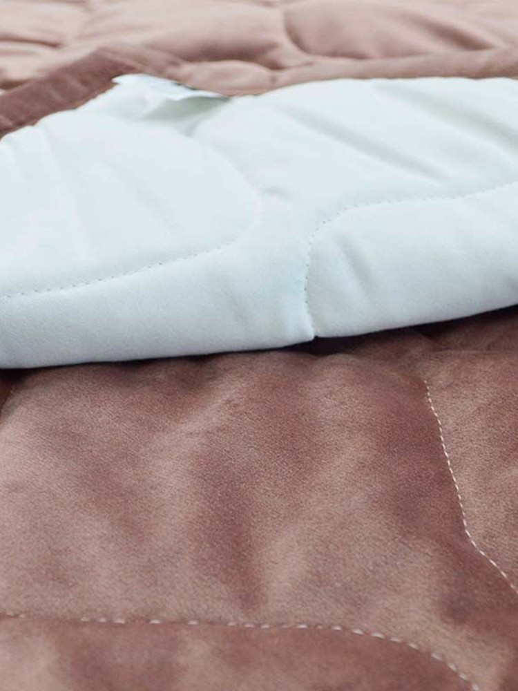 Покривало за спалня в пепел от рози