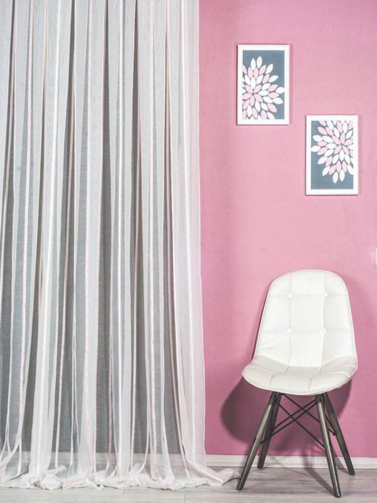 Тънки пердета с цветни вертикални линии